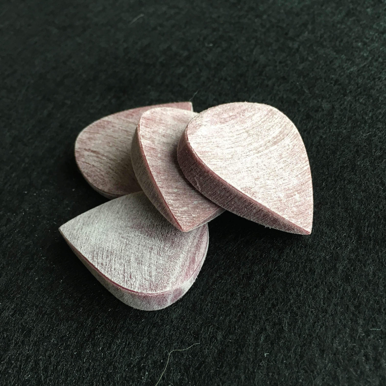 Purple Plectrum Scallon thick guitar plectrum – Purple Plectrums